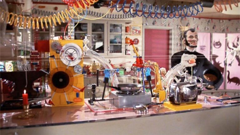 10 Fun Examples of Rube Goldberg Machines in Action